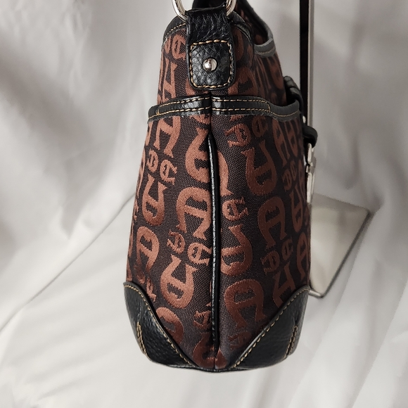 Etienne Aigner | Bags | Euc Etienne Aigner Signature Monogram Shoulder ...